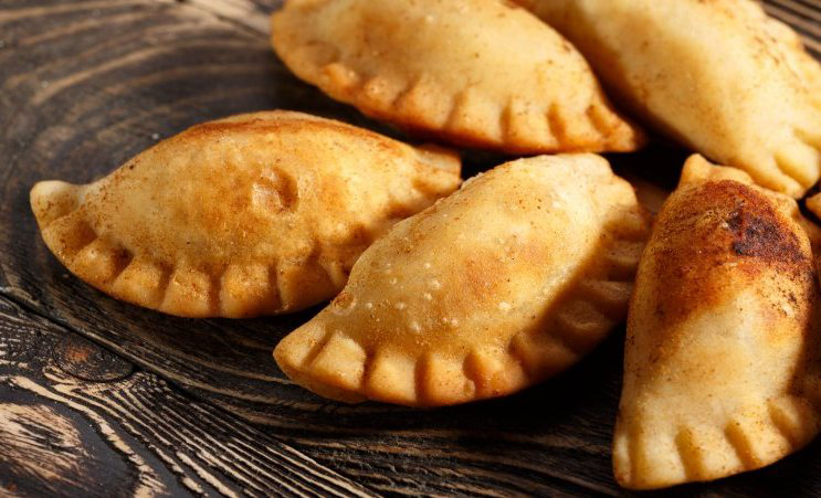 Traditional Empanada - Los Foodies Magazine